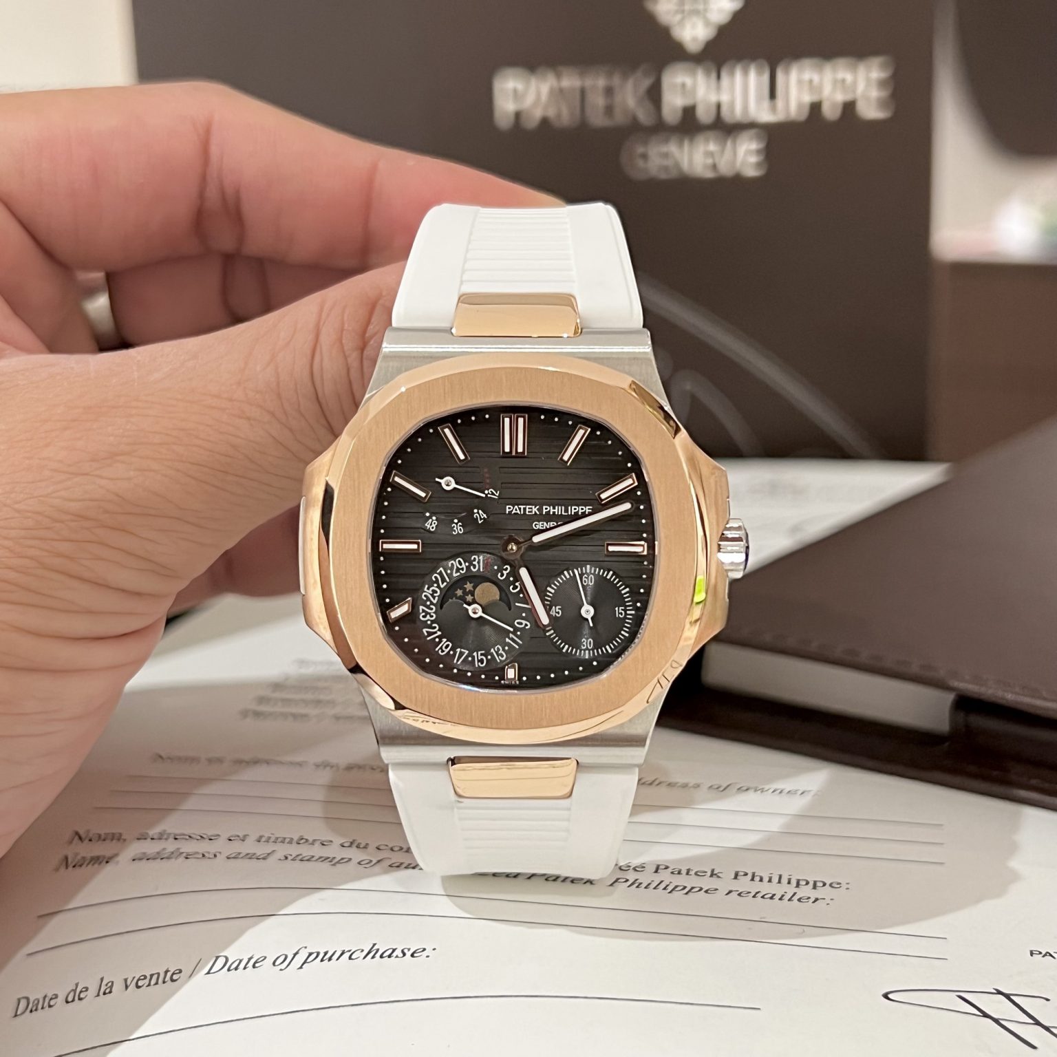 Đồng Hồ Patek Philippe Nautilus 5712 Rose Gold - LuxuryTime.VN